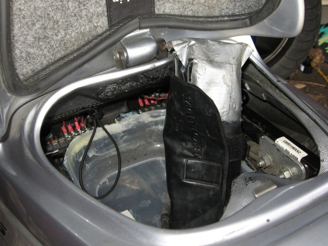 HOW TO: Double your underseat Storage - The Garage - CBR1100XX.org Forum