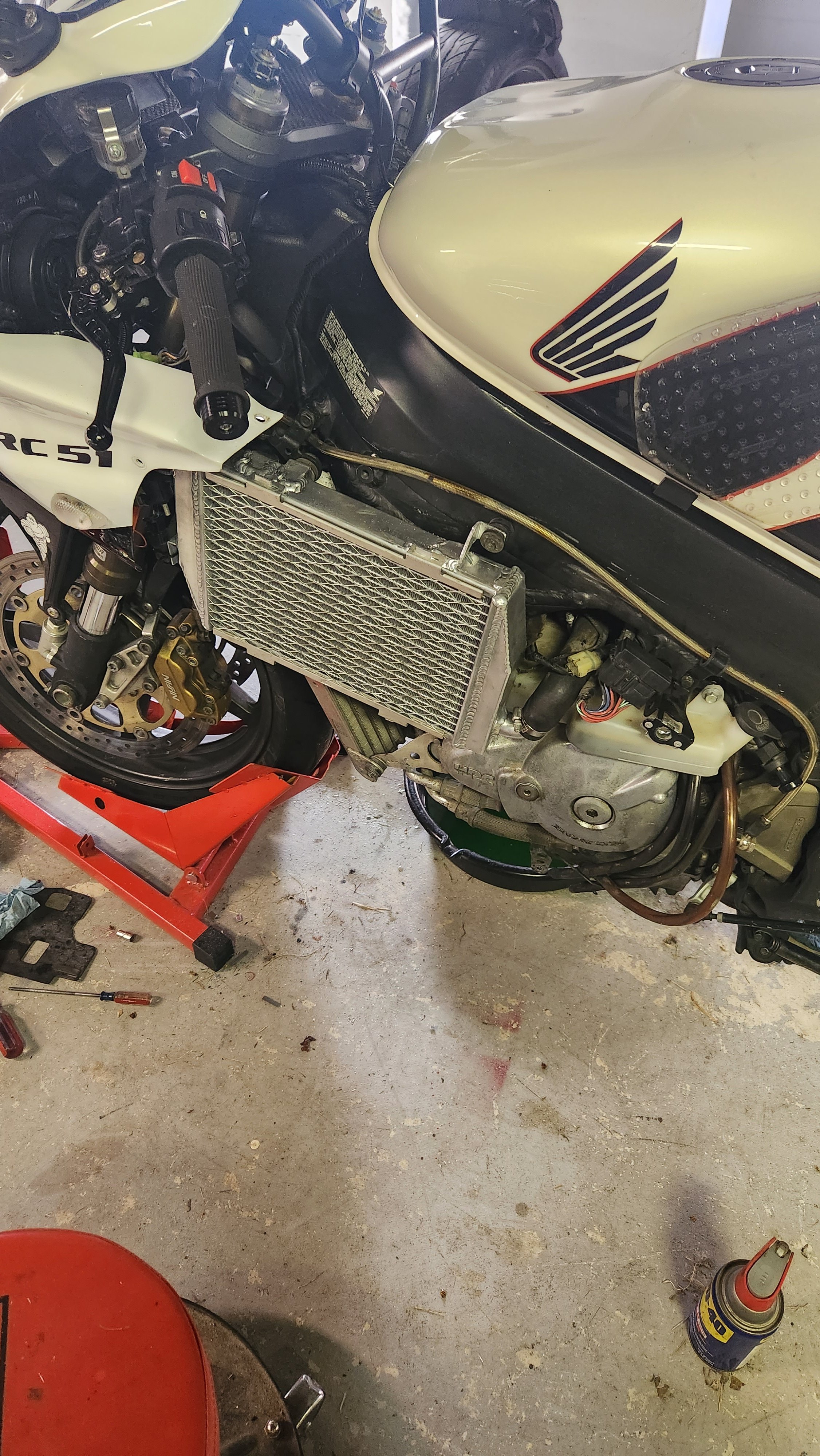 2 radiators vs 1 radiator. - The Garage - CBR1100XX.org Forum